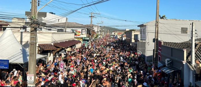 Bloco da Pracinha juntou mais de 150 mil pessoas no final de semana ... Bloco da Pracinha juntou mais de 150 mil pessoas no final de semana ...