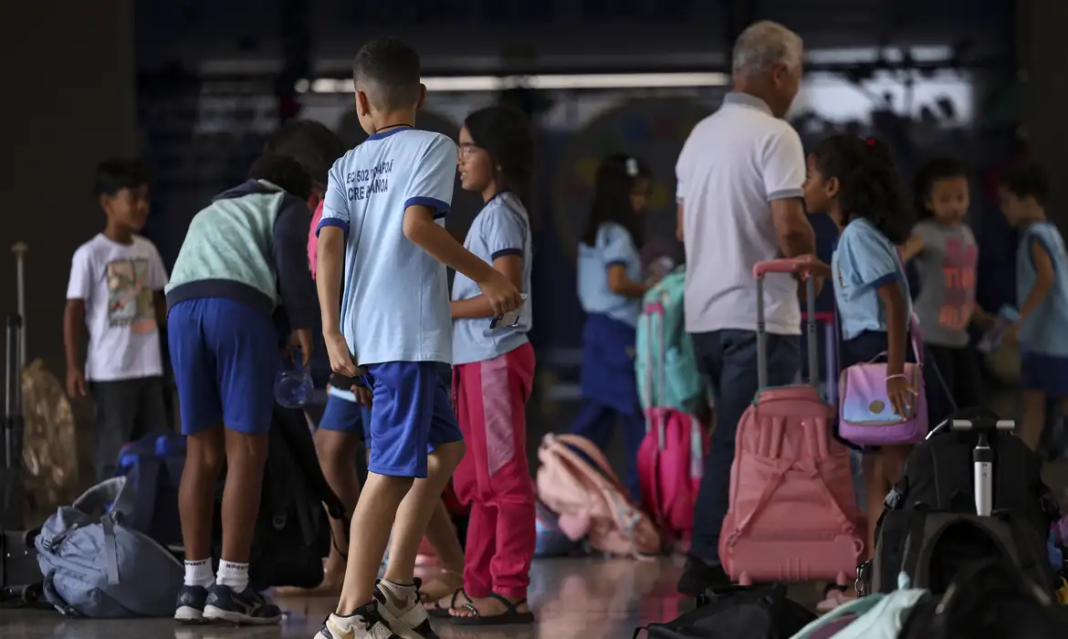 Número de alunos aumenta no ensino médio, aponta Censo Escolar 2024 ...